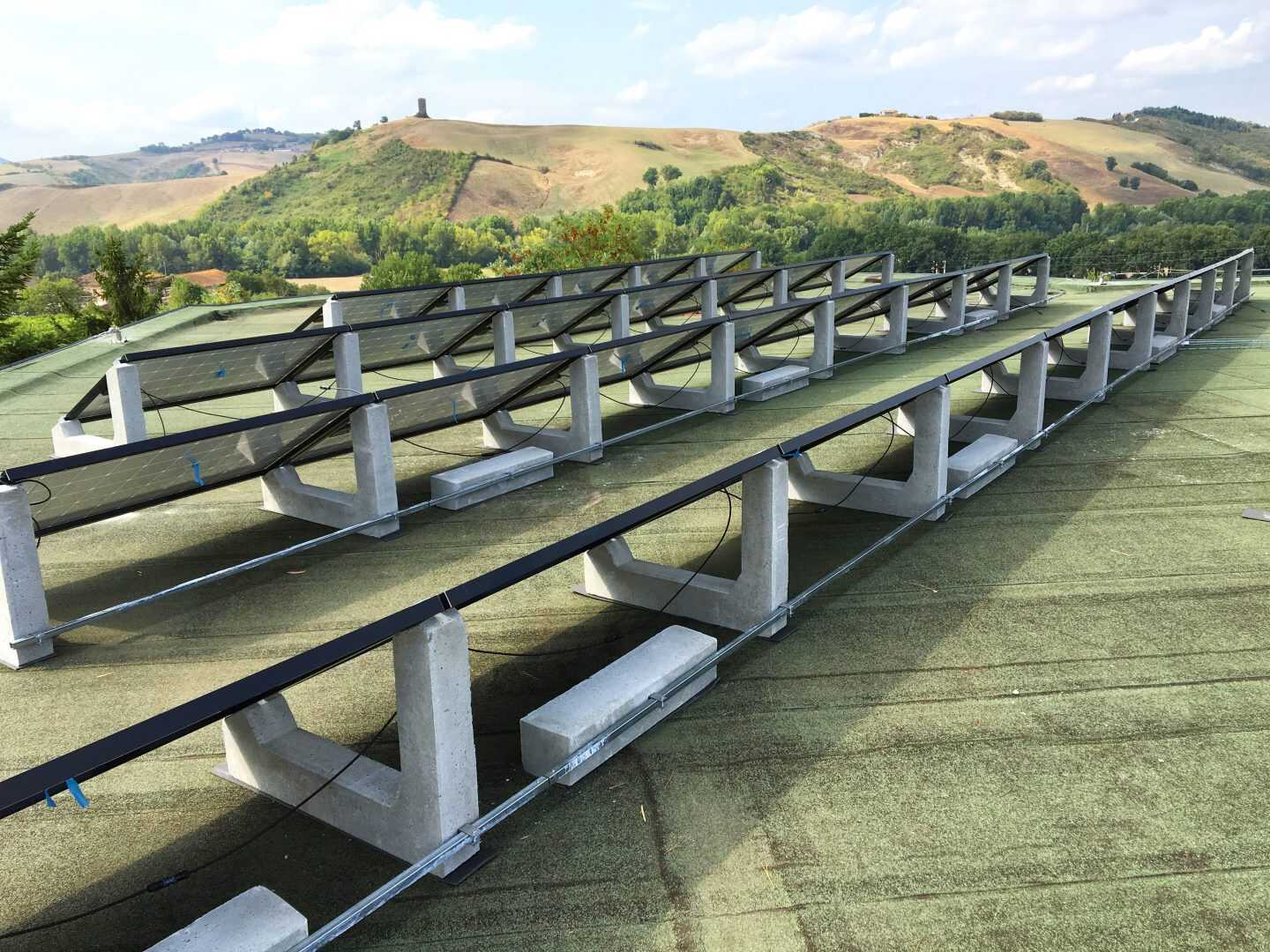 30°. 1 inclined Ballast for flat roof photovoltaic systems - Sun Ballast